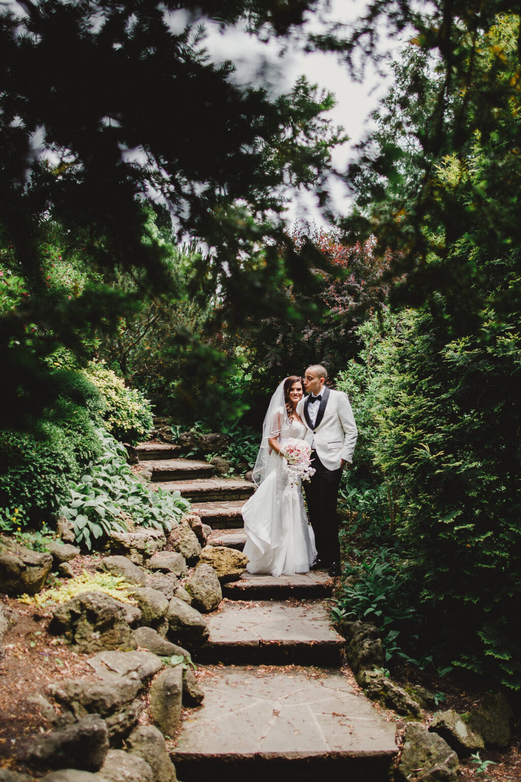 Why Choose Edwards Gardens in Toronto for Your Wedding Photography ...